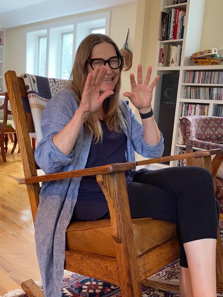 “Oh, OH!” Magnificent Liz – Chicago Review